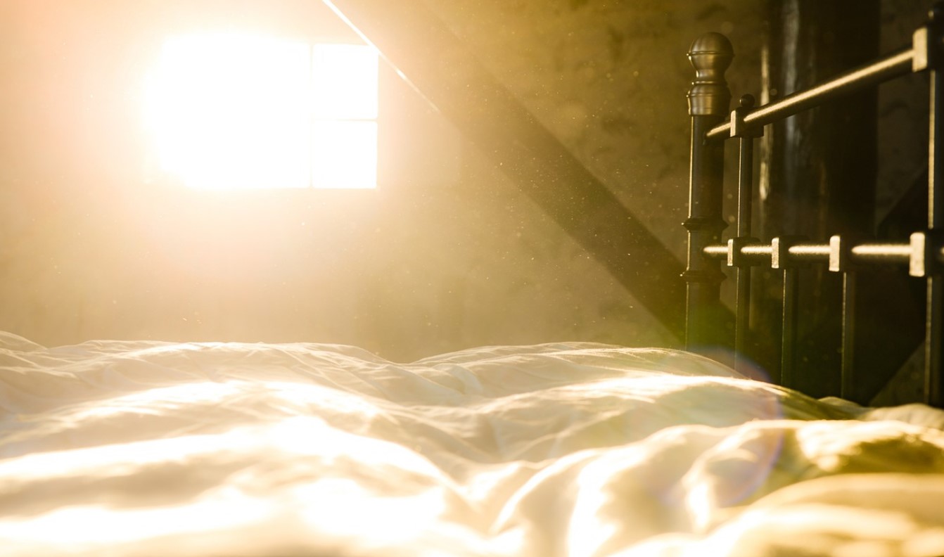 These 3 Habits Key To Always Waking Up Alert & Refreshed, According To ...